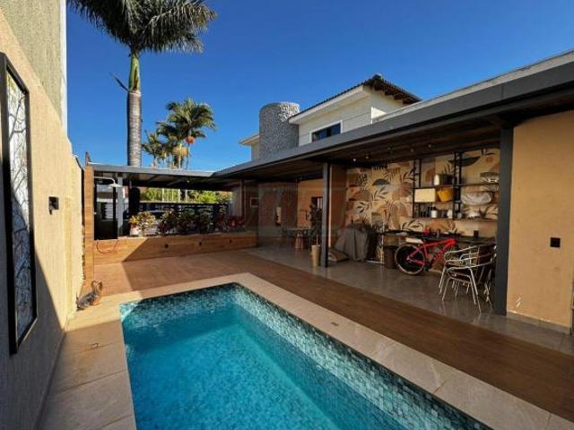 Sobrado com 4 Quartos, Piscina Aquecida e Projeto de arquitetura Apoena Parente
