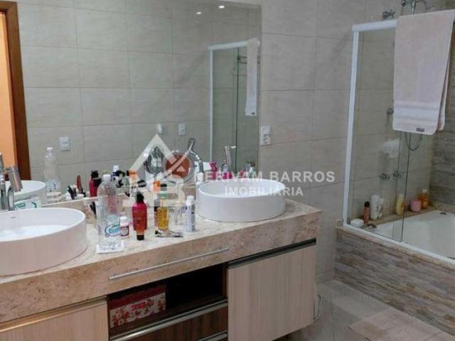 Sobrado com 4 quartos, Vila Juliana Piraquara
