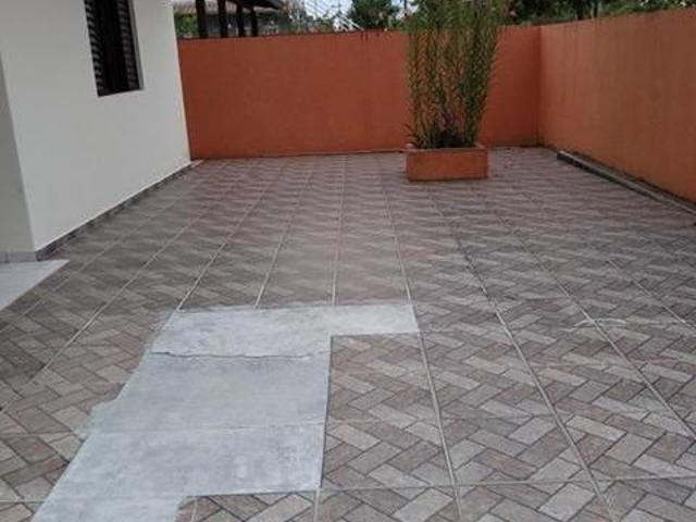 Sobrado com 4 quartos/suíte com sacada, Bairro Eliane Guaratuba,Pr