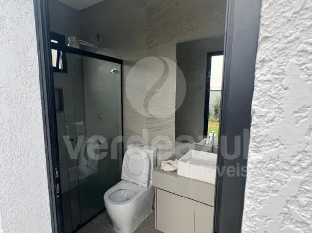 Sobrado com 4 suítes e piscina no Residencial Arborais em Campinas SP