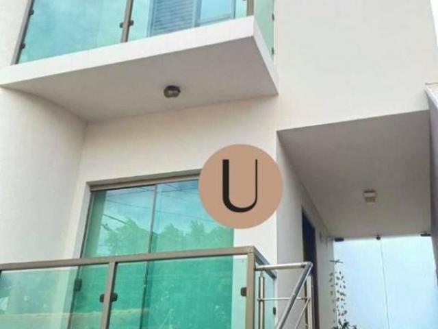 Sobrado com 4 suite e 5 vagas no charmoso Jardim Têxtil