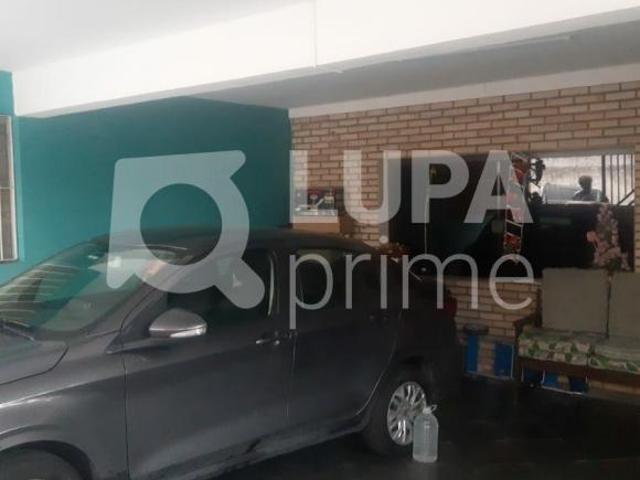 Sobrado com 4 suítes á venda na Vila Mazzei