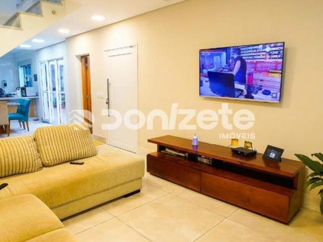 Sobrado com 4 Suítes à Venda no Campestre, Santo André – Financiamento e Permuta