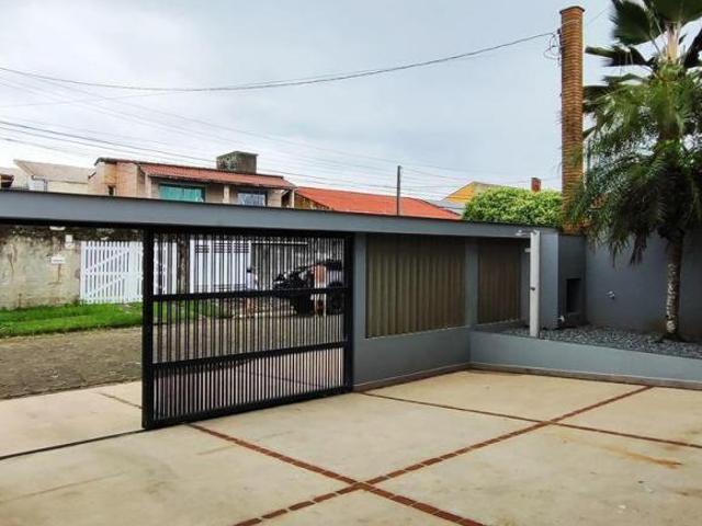 Sobrado com 4 suítes á venda em Peruibe