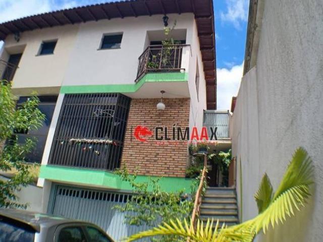Sobrado em Vila Ipojuca com 186m², 4 dorm 166m² de terreno e churrasqueira