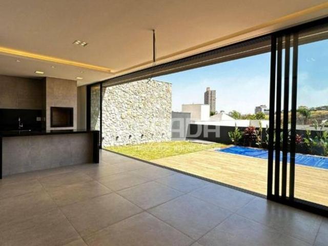 Sobrado com 4 suítes à venda, 298 m² por Condomínio Gávea Paradiso Uberlândia/MG