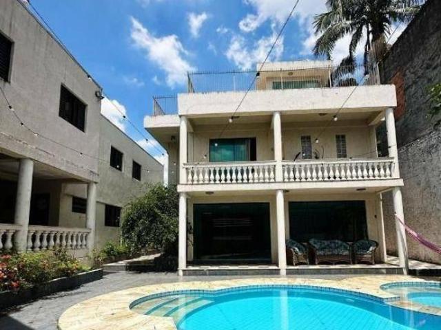 Sobrado com 4 suítes à venda, 580 m² por R$ 1.350.000 Granja Viana Cotia/SP
