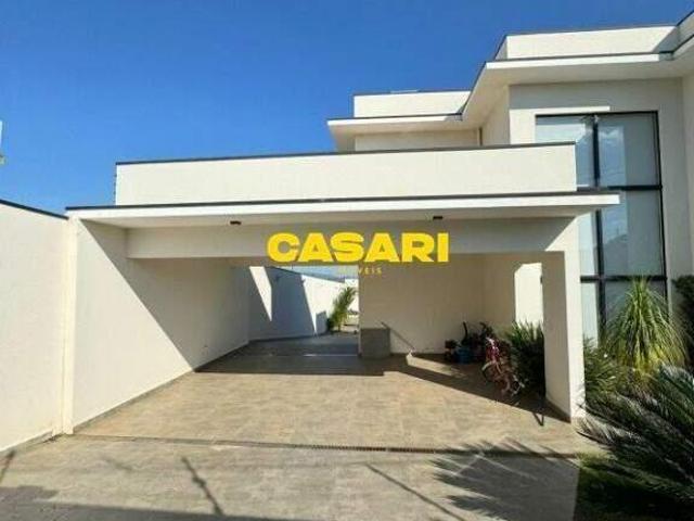 Sobrado com 4 suítes à venda, 600 m² Boituva/SP – Fácil acesso à Rodovia Caste
