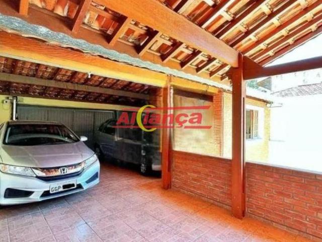 Sobrado com 4 Suítes e Escritório, Canil e Banho e Tosa 528m² 4 Vagas no Jd. Santa Mena