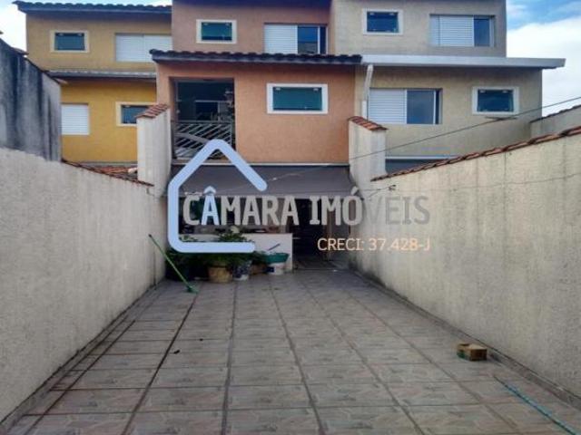 Sobrado com 4 suítes e 3 vagas de garagem