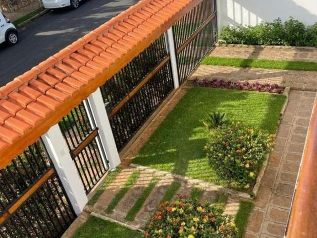 Sobrado com 4 suítes excelente localização