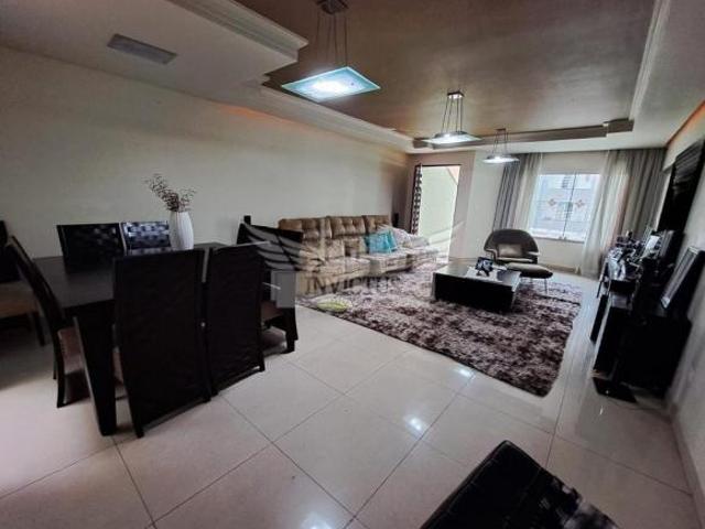 Sobrado com 4 Suítes para Comprar, 300m² Vila Guiomar, Santo André/SP