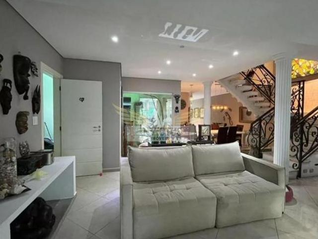 Sobrado com 4 Suítes para Comprar, 450m² Vila Valparaíso, Santo André/SP
