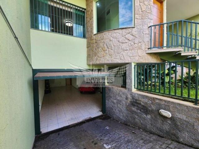 Sobrado com 4 Suítes para Comprar, 550m² Bairro Santa Maria, Santo André/SP