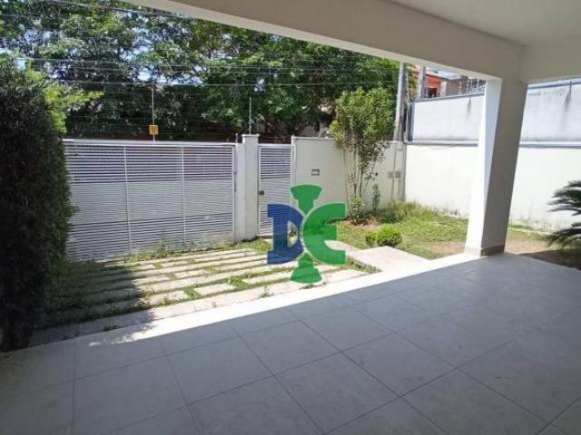 Sobrado com 5 dormitórios à venda, 198 m² por R$ 1.100.000,00 Villa Branca Jacareí/SP