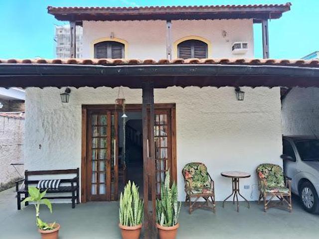 Sobrado com 5 dormitórios à venda, 200 m² por R$ 1.600.000,00 Canto do Forte Praia Grande/SP