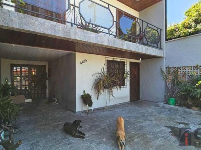 Sobrado com 5 dormitórios à venda, 220 m² por R$ 720.000,00 Boqueirão Curitiba/PR