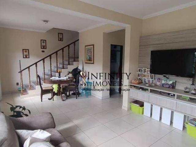 Sobrado com 5 dormitórios à venda, 221 m² por R$ 1.700.000,00 Jardim das Indústrias São José dos
