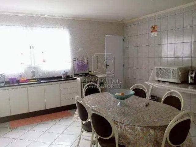 Sobrado com 5 dormitórios à venda, 235 m² por R$ 550.000,00 Parque Gerassi S