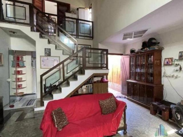 Sobrado com 5 dormitórios à venda, 240 m² por R$ 1.200.000,00 Vila Guilhermina Praia Grande/SP