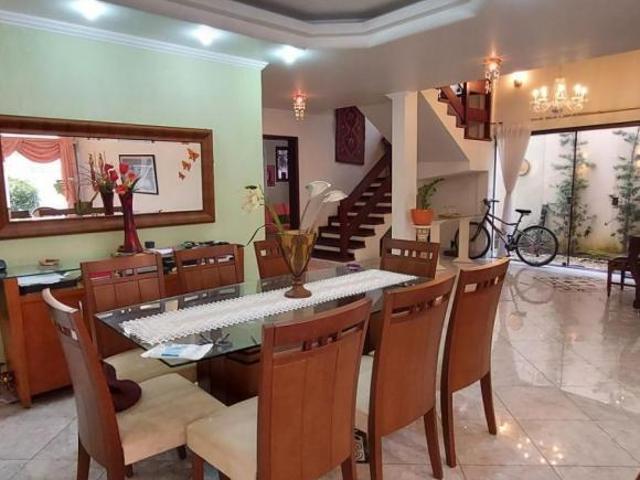 Sobrado com 5 dormitórios à venda, 270 m² por R$ 1.900.000,00 Jardim Esplanada II São José dos C