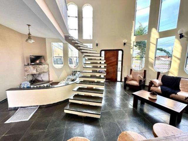 Sobrado com 5 dormitórios à venda, 283 m² por R$ 1.400.000,00 Pontal de Santa Marina Caraguatatu