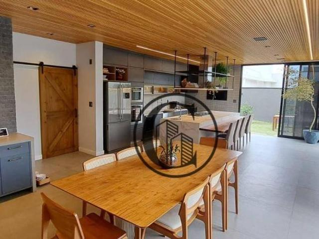 Sobrado com 5 dormitórios à venda, 308 m² por R$ 4.590.000,00 Alphaville Nova Esplanada Votorant