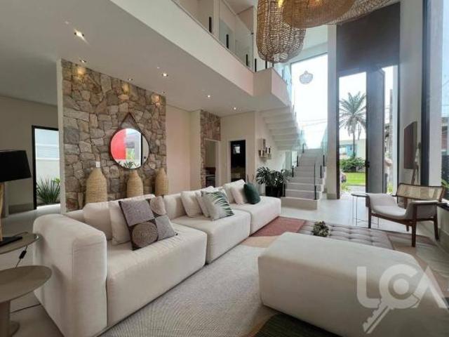 Sobrado com 5 dormitórios à venda, 300 m² por R$ 4.800.000,00 Massaguaçu Caraguatatuba/SP