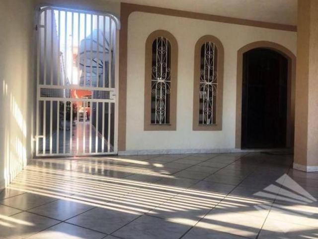 Sobrado com 5 dormitórios à venda, 311,75m² Vila Jaboticabeira Taubaté/SP