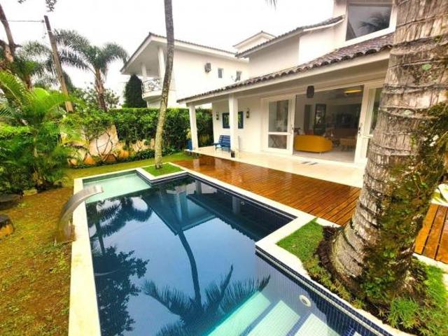 Sobrado com 5 dormitórios à venda, 350 m² por R$ 3.000.000,00 Toque Toque Pequeno São Sebastião/