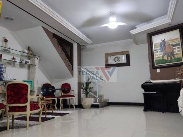 Sobrado com 5 dormitórios à venda, 360 m² por R$ 880.000,00 Jardim América Cruzeiro/SP