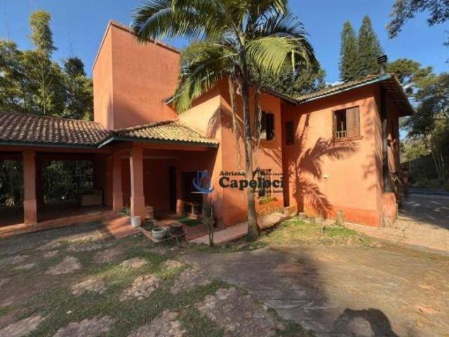 SOBRADO COM 5 DORMITÓRIOS EM EMBU DAS ARTES