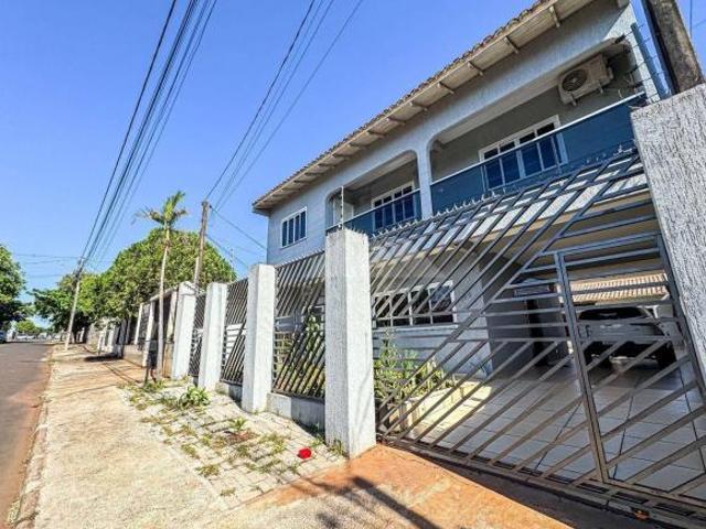 Sobrado com 5 dormitórios, sendo 1 suíte, à venda, 235 m² por R$ 900.000 Jardim Lancaster Foz do
