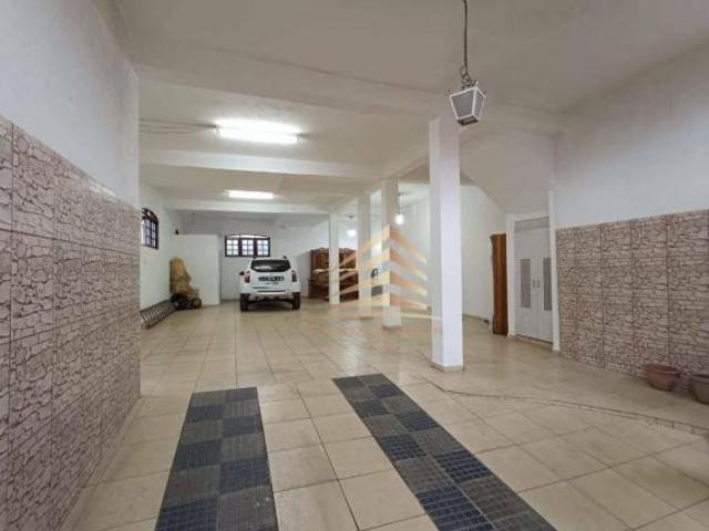 Sobrado com 5 dormitórios sendo 2 suítes e 7 vagas à venda, 404 m² por R$ 750.000 Vila Fátima Gu