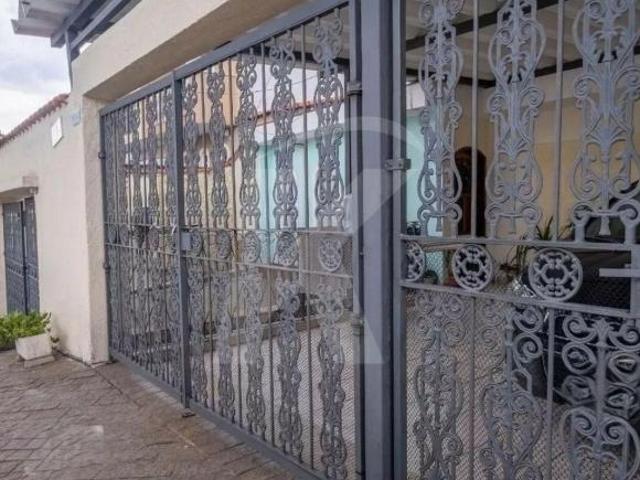 Sobrado com 5 quartos, 3 vagas, quintal, varanda com 232m2 próximo do Mandaqui
