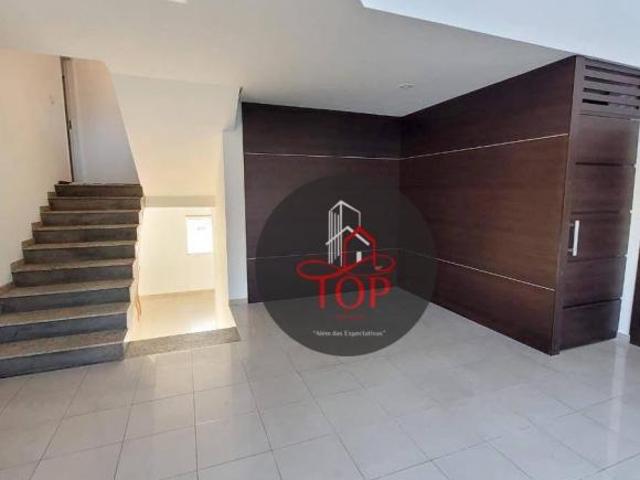 Sobrado com 5 quartos, 333 m² venda por R$ 1.400.000 ou aluguel por R$ 8.296/mês Santa Maria S