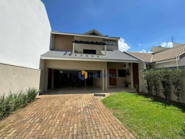 Sobrado com 5 quartos à venda, 305 m² por R$ 1.250.000 Vila Santo Antônio Maringá/PR