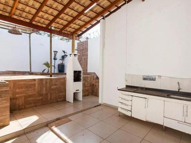 Sobrado com 5 quartos à venda, Bairro Jardim Karaíba Uberlândia/MG