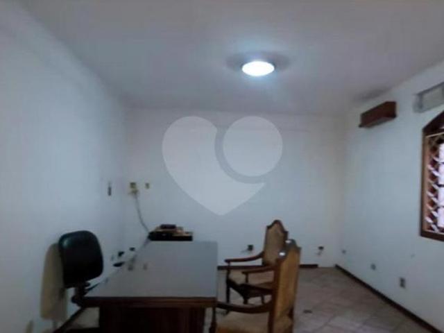 Sobrado com 5 quartos à venda em Tremembé SP