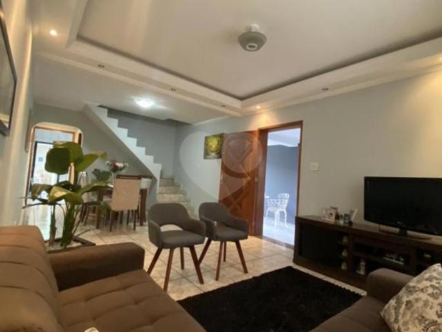 Sobrado com 5 quartos à venda em Vila Liviero SP
