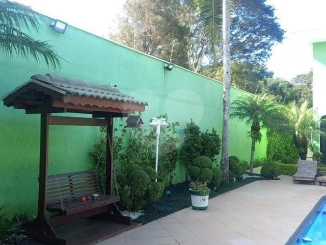 Sobrado com 5 quartos à venda em Interlagos SP