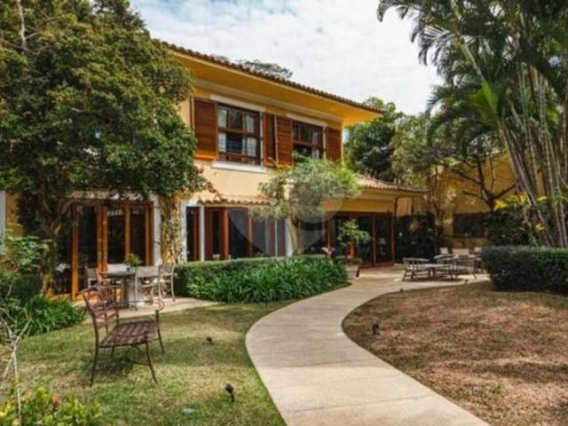 Sobrado com 5 quartos à venda em Jardim Guedala SP