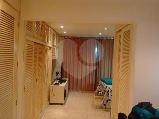 Sobrado com 5 quartos à venda em Jardim londrina SP