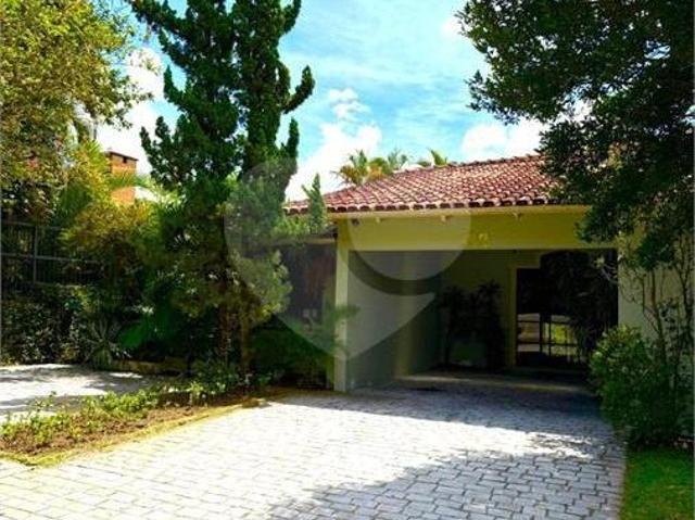 Sobrado com 5 quartos à venda em Jardim leonor SP