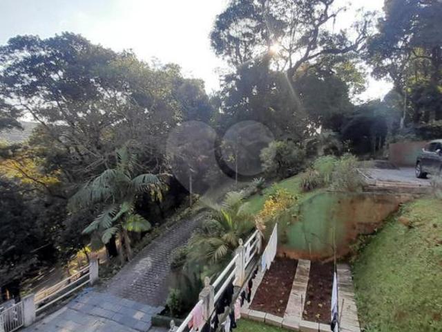 Sobrado com 5 quartos à venda em Roseira SP