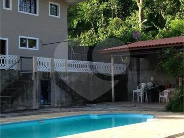 Sobrado com 5 quartos à venda em Santa inês SP