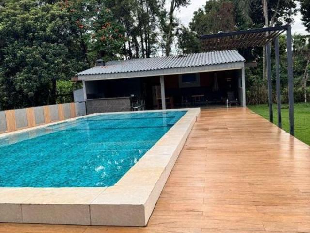Sobrado com 5 quartos à venda, Mansões Aeroporto Uberlândia/MG