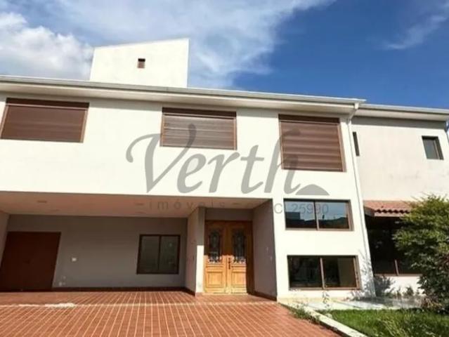 Sobrado com 5 Quartos e 3 banheiros à Venda, 308 m² por R$ 1.990.000