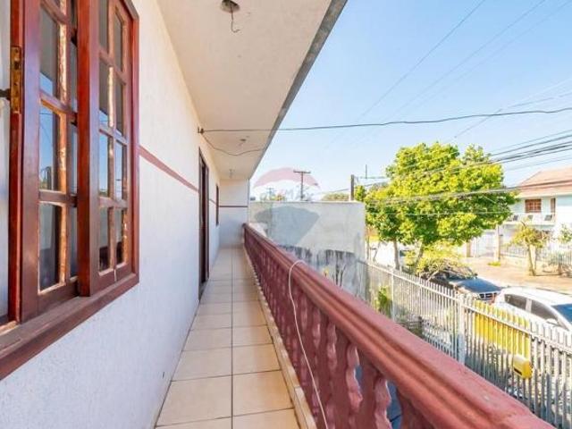 Sobrado com 5 quartos e Casa nos fundos, bairro Fazendinha PR