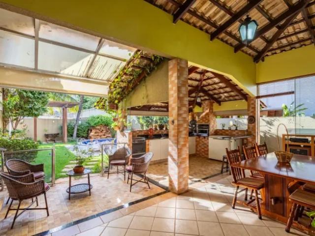 Sobrado com 5 quartos e lazer completo no Residencial Granville